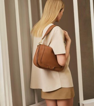 Le Tanneur Grand sac bandouli&egrave;re H&eacute;lo&iuml;se en cuir lisse