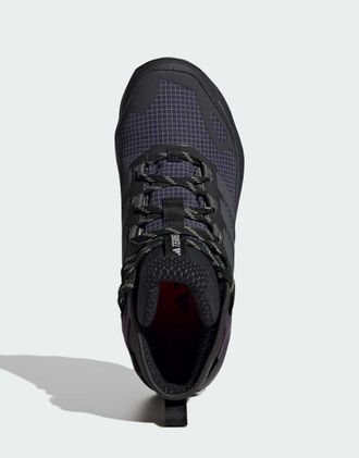 adidas adidas Performance - Terrex skychaser ax5 - Chaussures de randonn&eacute;e mi-hautes en Gore-Tex Climawarm+ - Prune aurora/gris-Violet