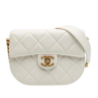 Chanel Sac bandouli&egrave;re matelass&eacute; en cuir dagneau pr&eacute;-aim&eacute; - Femme - Pre-owned - Blanc - Taille: ONE Size
