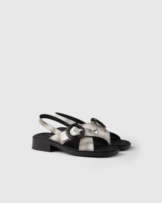 Prada Sandalen aus geb&uuml;rstetem Leder mit Schlie&szlig;e