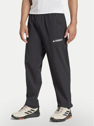 adidas Outdoor-Hose Multi Essentials JP0811 Schwarz Regular Fit