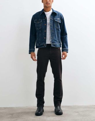 Wrangler Greensboro jean coupe droite en denim marron-Vert