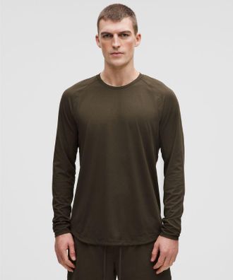 lululemon License to Train Langarmshirt f&uuml;r M&auml;nner - Gr&ouml;&szlig;e 2XL in Olive Brown