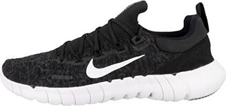 Nike Free RN 5,0 2021 Chaussure de course Homme, Noir/Gris fum&eacute; fonc&eacute;/Blanc (Black/White-dk Smoke Grey), 43 EU