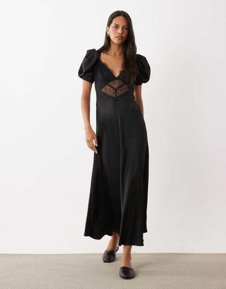 Ra-Re London robe longue noire &agrave; manches bouffantes et d&eacute;tails en dentelle