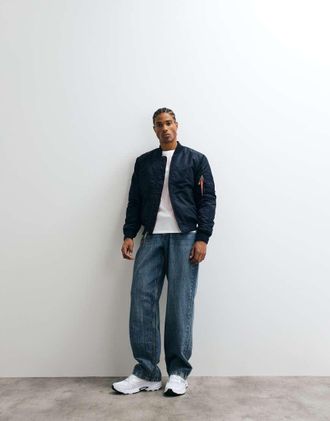 Alpha Industries MA1 - Bomberjacke in Marineblau-Navy