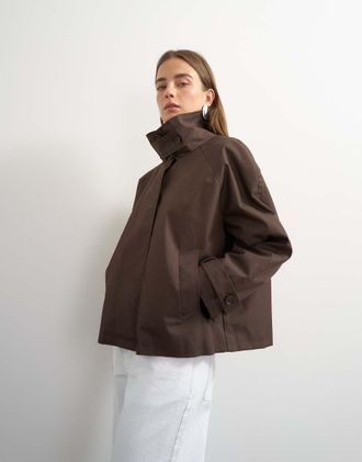Topshop Trenchcoat mit Stehkragen und Cropped-Schnitt in Schokobraun