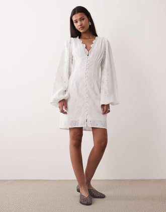 Gina Tricot Gina Tricot - Robe courte en broderie anglaise - Blanc cass&eacute;