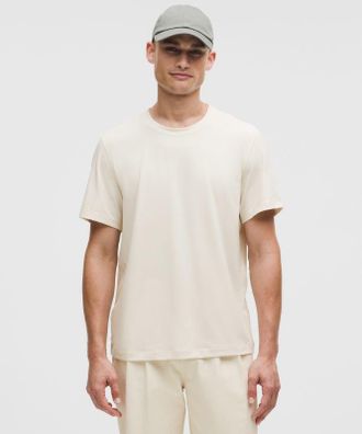 lululemon Soft Jersey Kurzarmshirt f&uuml;r M&auml;nner - Gr&ouml;&szlig;e S in Light Ivory