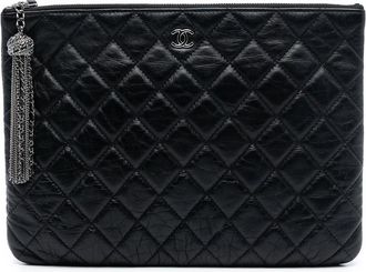 Chanel Clutches - Medium Quilted Aged Calfskin Chain Tassel O Case C - Gr. unisize - in Schwarz - f&uuml;r Damen