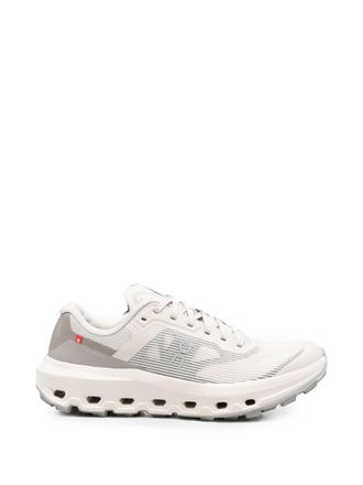 On Sur les baskets Cloudvista 3