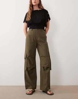 Threadbare weite Cargo-Hose in Khaki-Gr&uuml;n
