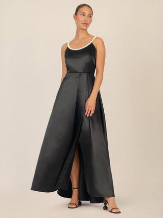 Apart Abendkleid mit Perlenbesatz am Ausschnitt