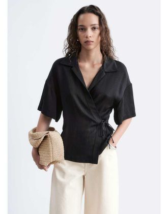 & Other Stories Chemise cache-coeur en lin nou&eacute;e &agrave; la taille &agrave; manches courtes - Noir