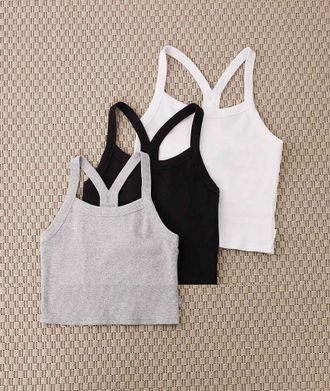 Cotton On Active - 3er-Pack kurze Tanktops in Schwarz, Wei&szlig; und Grau mit T-Steg-Bunt