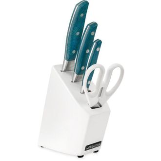 Arcos Brooklyn kitchen set - Set bestehend aus den Grundlagen f&uuml;r eine gut ausgestattete K&uuml;che. Alles ist in einem wei&szlig; lackierten Holzblock aus Gummi