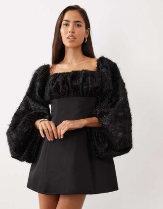 Asos Bardot-Minikleid mit Struktur und extravaganter &Auml;rmelpartie in Schwarz