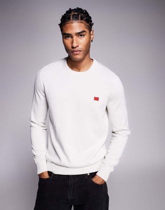 HUGO BOSS HUGO Red - San Cassius - Pull en maille avec &eacute;tiquette &agrave; logo - Beige-Neutre