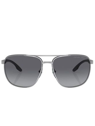 Prada lunettes de soleil &agrave; logo imprim&eacute; - Gris