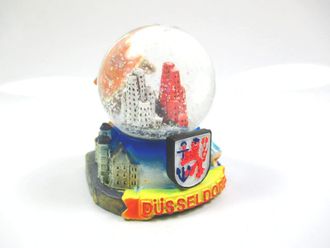 Generic D&uuml;sseldorf Hundertwasser Schneekugel Snowglobe 4,5 cm Germany Souvenir