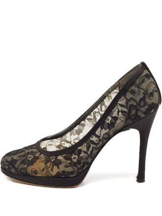 Stuart Weitzman escarpins en dentelle &agrave; fleurs - Noir