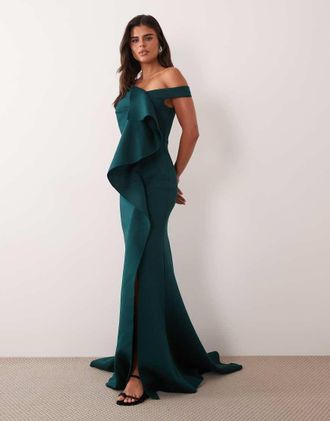 Asos robe longue &agrave; &eacute;paules d&eacute;nud&eacute;es avec volant spectaculaire et tra&icirc;ne en tissu style scuba bleu sarcelle-Vert
