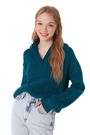 Trendyol Green Weiche Texturd Hooded Sweater TWOAW21KZ0410