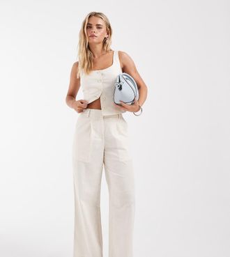 4th + Reckless Petite Pantalon densemble ample et habill&eacute; en aspect lin - Cr&egrave;me-Blanc