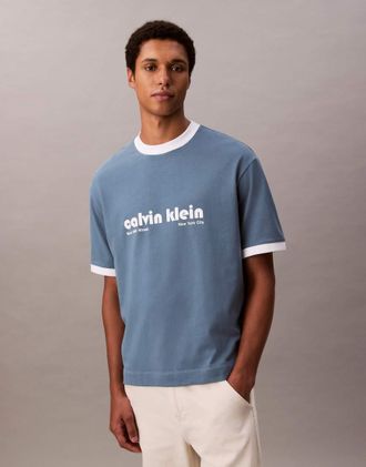 Calvin Klein Jeans T-shirt style r&eacute;tro &agrave; liser&eacute;s - Bleu fum&eacute;