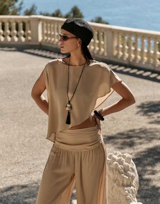 4th & Reckless Cape-Strandoberteil aus durchscheinendem Netzstoff in Sandbeige mit asymmetrischem Saum, Kombiteil-Neutral