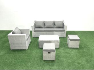 Fimous Polyrattan Gartenmöbel Set mit 3-Sitzer Sofa Sessel Rechteckiger Couchtisch 2 Hockern Hellgrau gemischt 6-Sitzer - Fimous