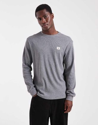 Calvin Klein Jeans T-shirt à manches longues en tissu gaufré avec écusson à logo - Gris