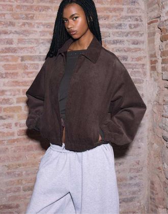 Stradivarius Wattierte Cordjacke in Braun-Brown