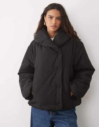 Pieces veste matelass&eacute;e avec col oversize en noir