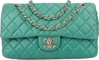 Chanel Crossbody Bags - Chanel Soft Quilted Lambskin Double Flap Crossbody - Gr. unisize - in Gr&uuml;n - f&uuml;r Damen