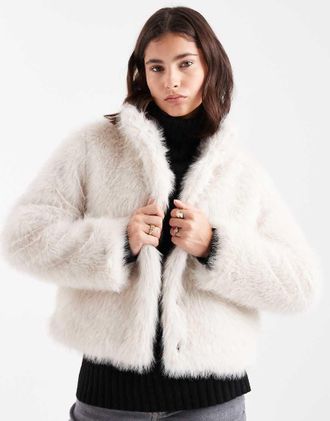 Vero Moda Manteau court en fausse fourrure ultra douce - Fauve-Blanc