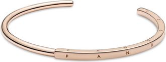 Pandora Signature I-D Armreif in Roségold mit 14 Karat rosévergoldete Metalllegierung Signature Collection, Größe 16cm, 589493C00-1