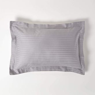 Homescapes 2er-Set Damast Kissenbezug Silbergrau 48x74 cm mit Stehsaum & Satin-Streifen, 100% ägyptische Baumwolle, Fadendichte 330