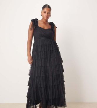 Lace & Beads Plus Robe longue effet &eacute;tag&eacute; &agrave; &eacute;paules nou&eacute;es - Noir