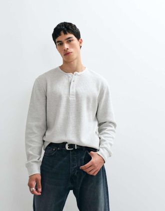 Tommy Jeans T-shirt en tissu gaufr&eacute; &agrave; manches longues - Gris clair