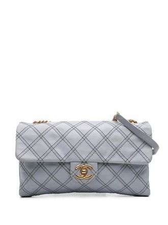 Chanel sac à bandoulière Jumbo Triple Stitched Flap en cuir de veau matelassé (2014) - Gris