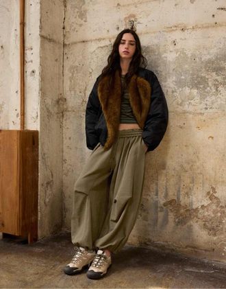 Stradivarius bomber &agrave; revers en faux-fur noir