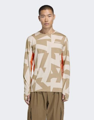 adidas adidas Performance - Lang&auml;rmliges Baselayer-Oberteil aus synthetischem Material in Beige / Blanch Cargo-Neutral