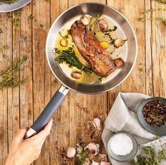 Bra Master 26 cm gro&szlig;e Pfanne, aus Edelstahl, ohne Antihaftbeschichtung, PFOA-frei, Vollfl&auml;cheninduktion, f&uuml;r alle Herdarten geeignet, Griff aus silikonbe