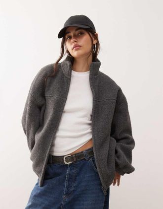 Weekday Oversize-Jacke aus Teddyfleece in Dunkelgrau mit Rei&szlig;verschluss