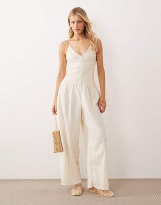 Asos Combinaison fronc&eacute;e &agrave; bretelles fines et bordures dentelle - Babeurre-Jaune