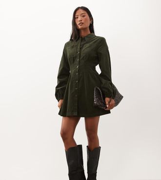 Nobody's Child robe courte chemise Montego en velours c&ocirc;tel&eacute; &agrave; boutons avec d&eacute;tail de poche, vert fonc&eacute;