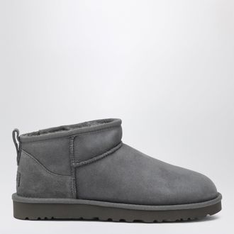 UGG Classic Micro hellbronzefarbene Stiefel aus Veloursleder