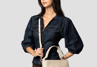 Alexander Smith Cindy shoulder bag with shoulder strap in beige tumbled leather