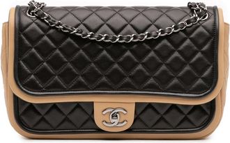 Chanel Hobo Bags - Jumbo Classic Bicolor Lambskin Twist Flap - Gr. unisize - in Schwarz - für Damen